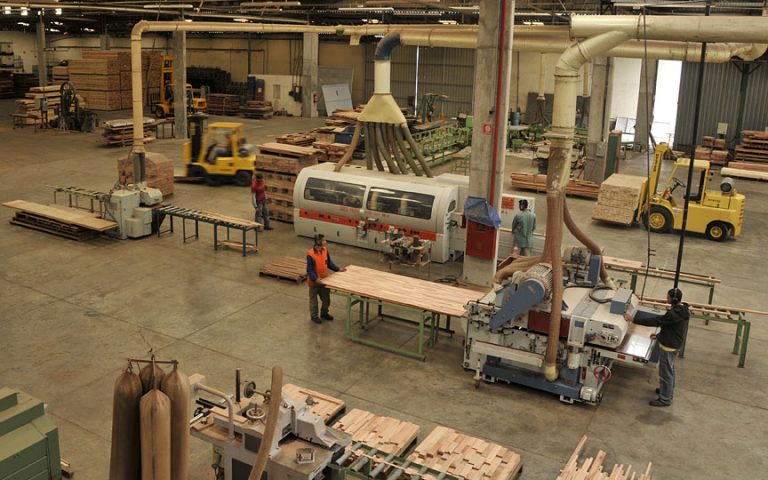 As vantagens da madeira engenheirada no canteiro de obras - Rewood